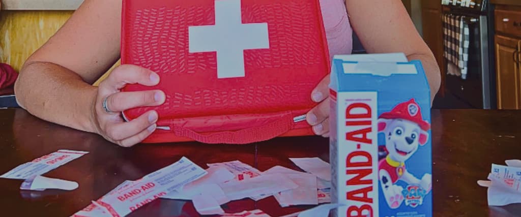 How to Manage Allergy to Adhesive Bandages and Tapes – MY Healthy Balance